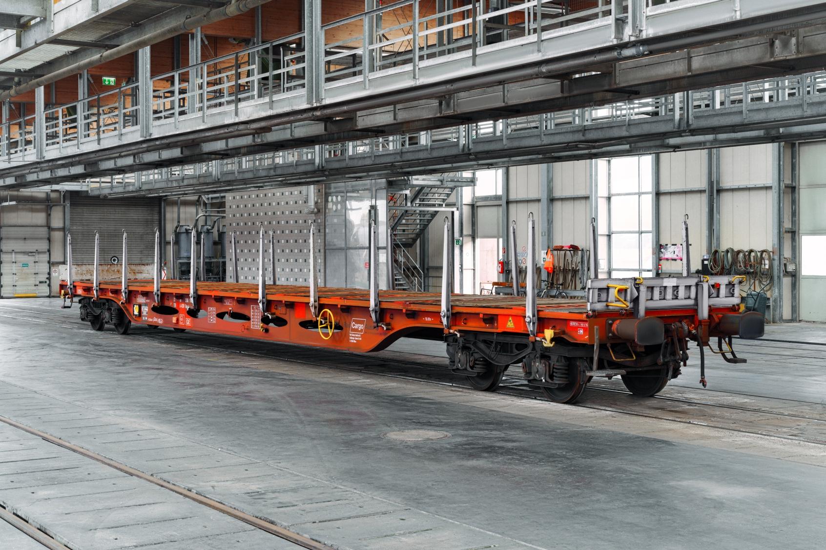 Flat Wagons and Stake Wagons: the Draft Horses - Rail Cargo Group Blog