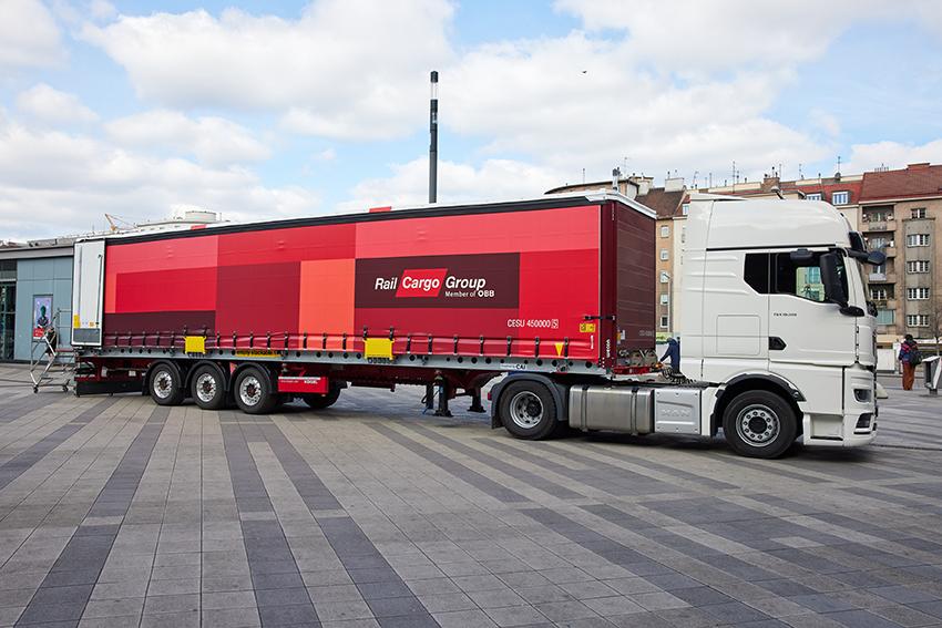 300 new Curtainsider Swap Bodies - Rail Cargo Group