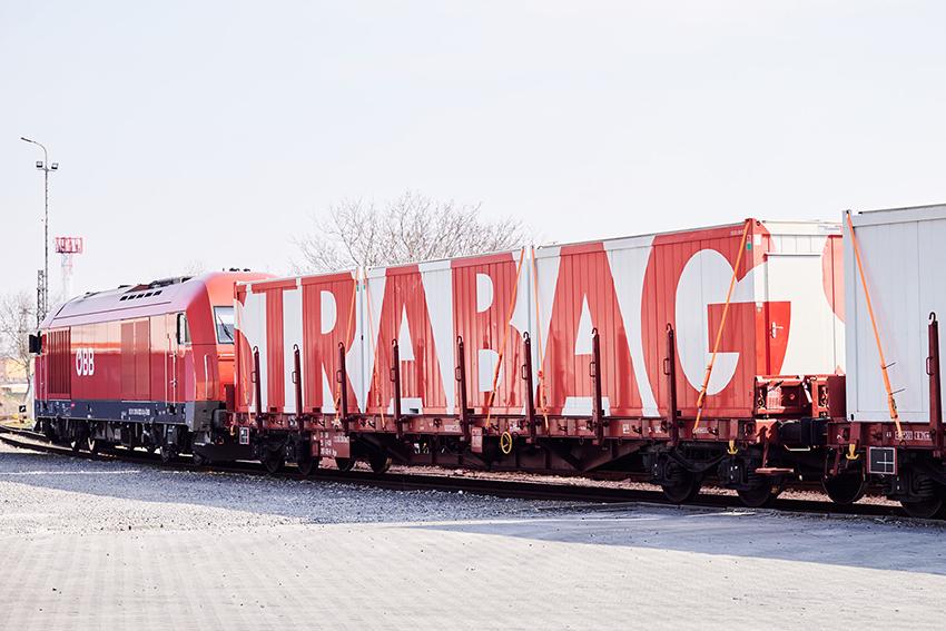 Earthquake: STRABAG and RCG bring help by rail - Rail Cargo Hungaria