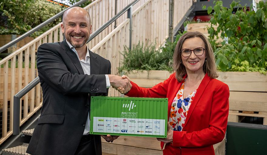 Főoldal - Rail Cargo Hungaria