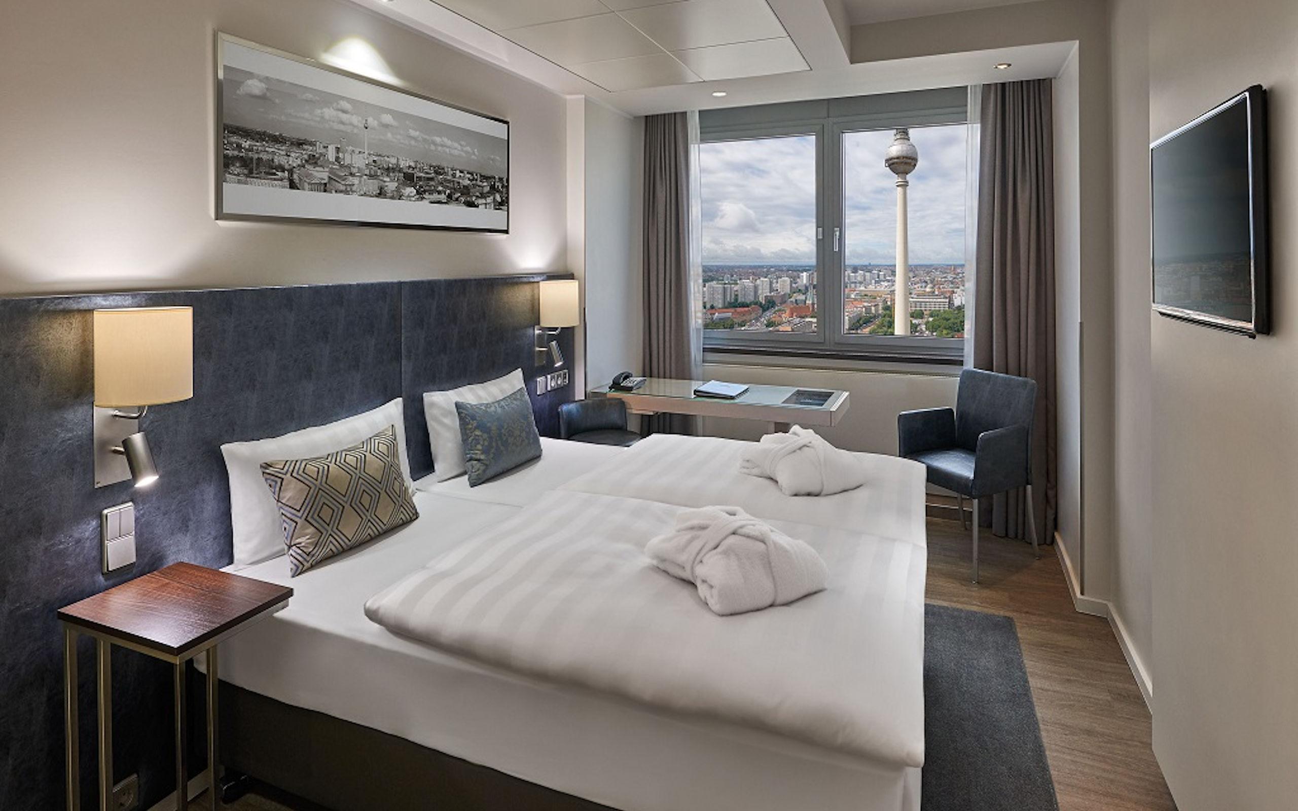 Park Inn by Radisson Berlin Alexanderplatz - Rail Tours